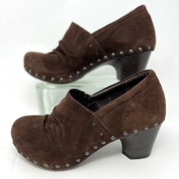 Dansko | Shoes | Dansko 36 Heel Cap Off Nori Clog Brown Suede 2 Heel ...